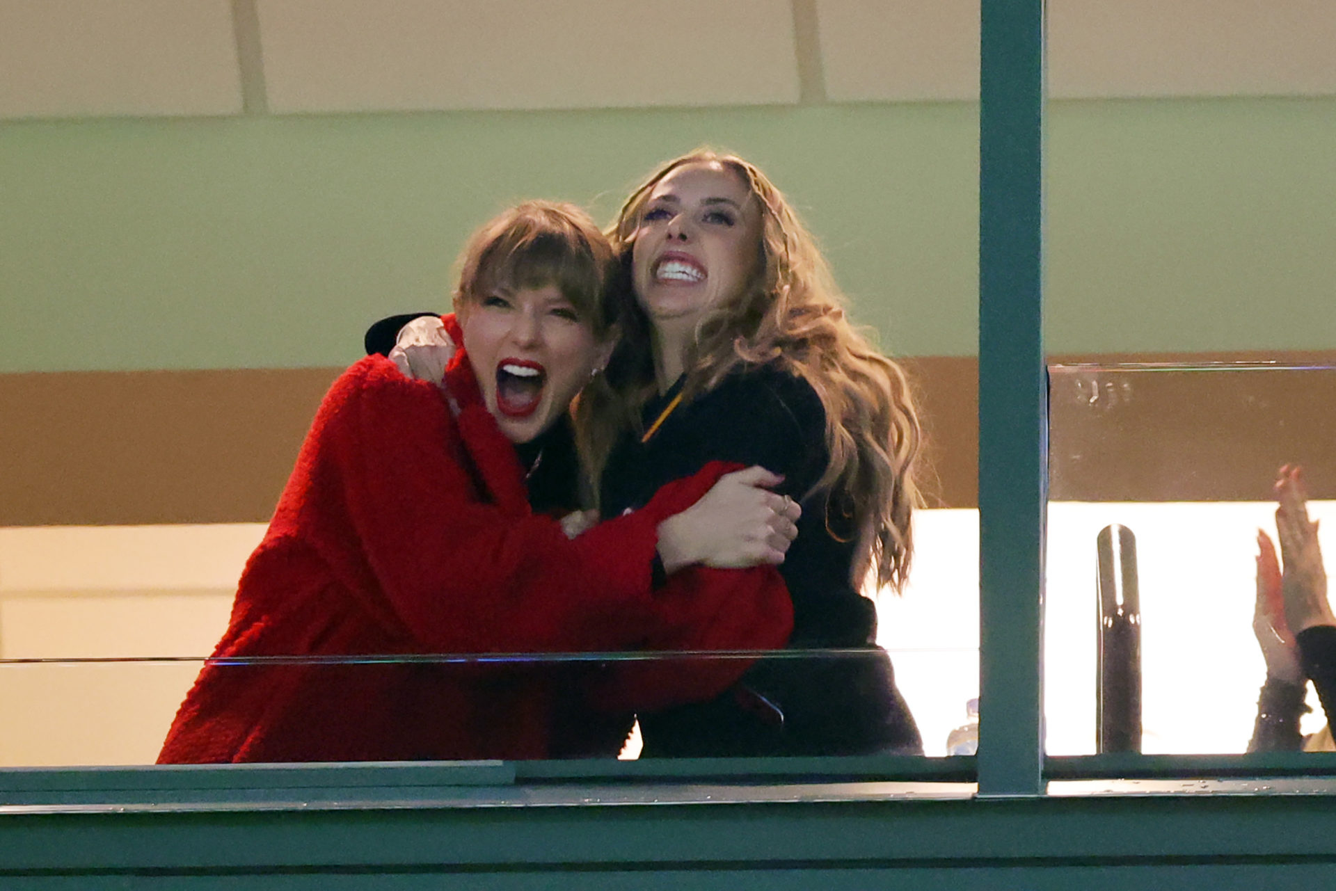 Taylor Swift has strong message for fans annoyed about all of her TV ...